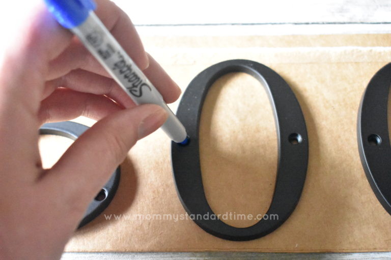 HOW TO HANG HOUSE NUMBERS QUICKLY - Mommy Standard Time
